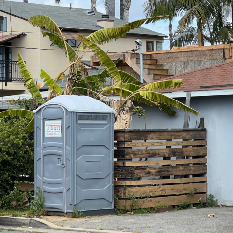 Standard Portable Toilet/Porta Potty: Dimensions & Features